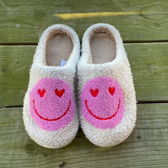 Shoes | Smiley Face Slippers | Poshmark